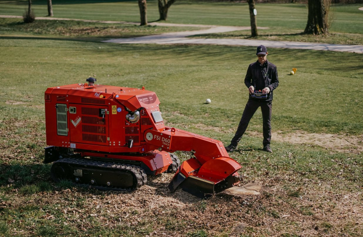 Stronkenfrees op rupsen huren? Snel en makkelijk via onze website ...